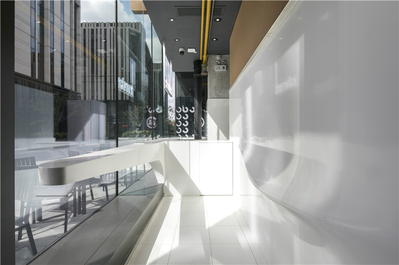 新作 | 张永和的最小项目：33㎡的21Cake复兴SOHO店—新浪地产