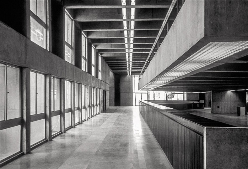 这位寡言高产的印度建筑师已经离去，但作品值得我们持续关注 – 有方